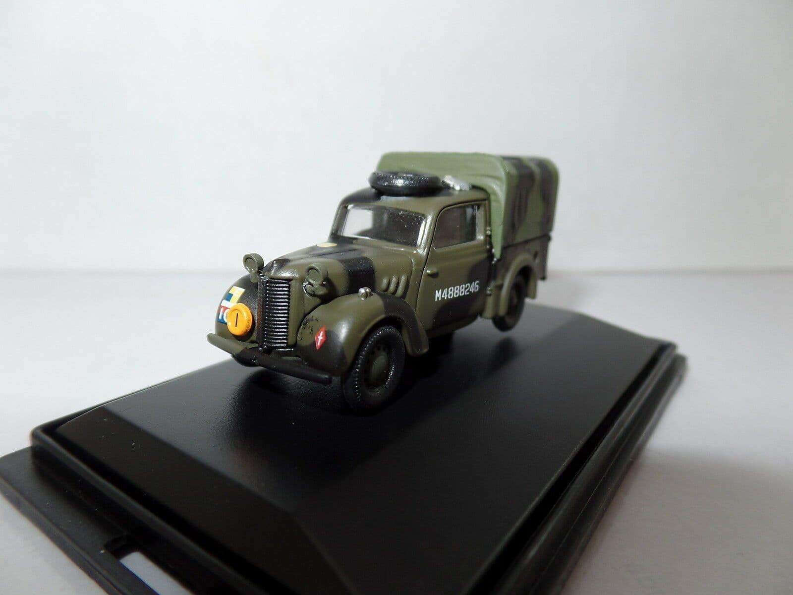 Oxford 76TIL001 TIL001 1/76 OO Austin Tilly Pick Up Tilt British Army ...