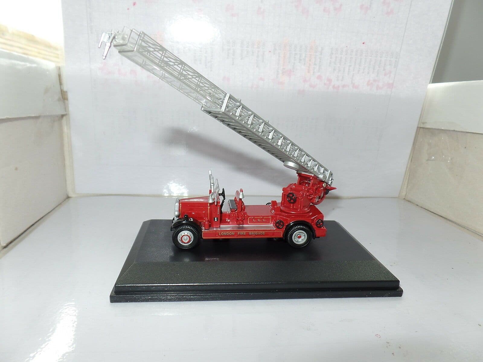 Oxford 76TLM001 TLM001 1/76 OO Scale Leyland TLM Fire Engine London ...