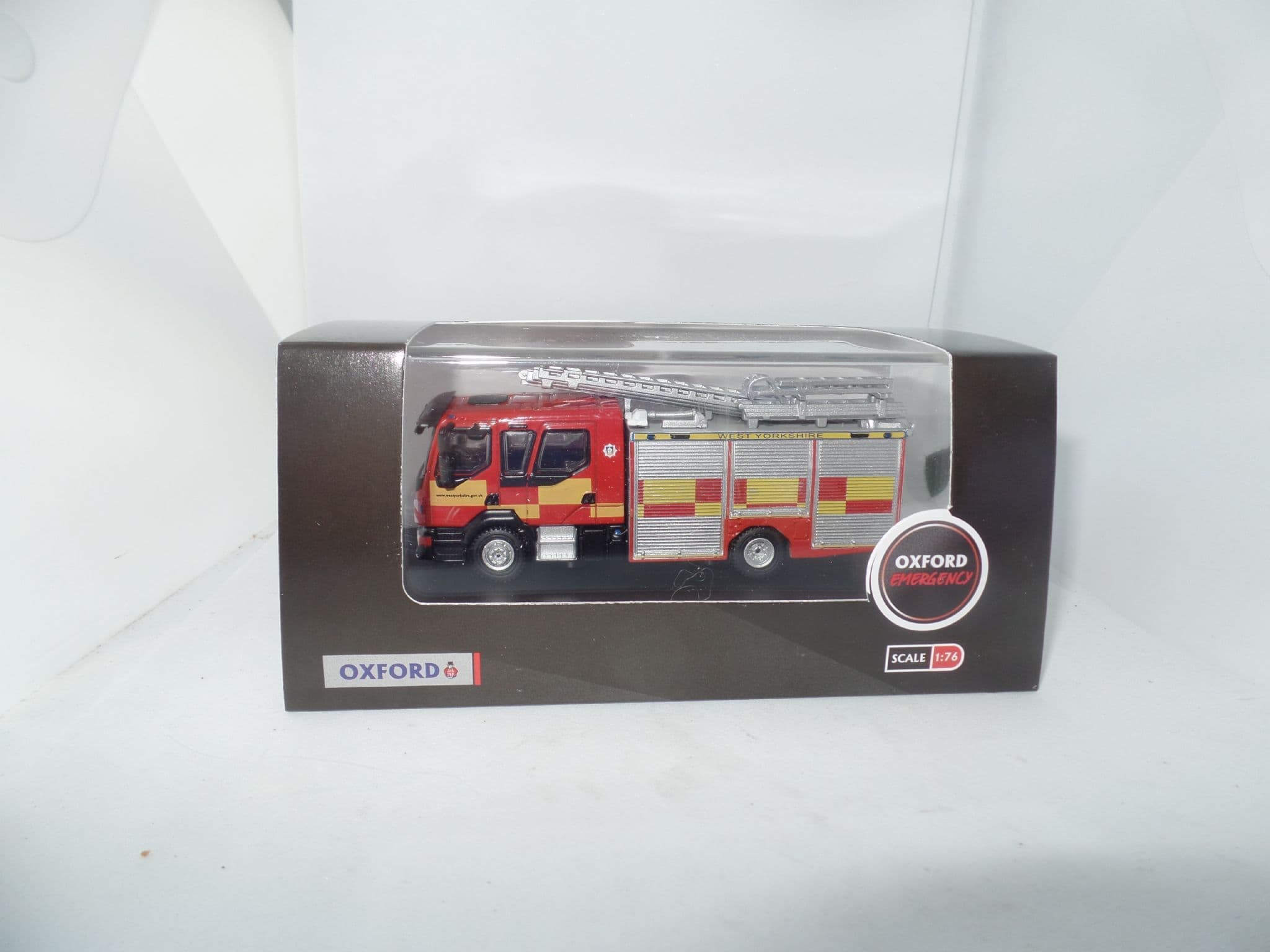 Oxford 76VEO001 VEO001 1/76 OO Scale Volvo FL One Pump Ladder Engine ...