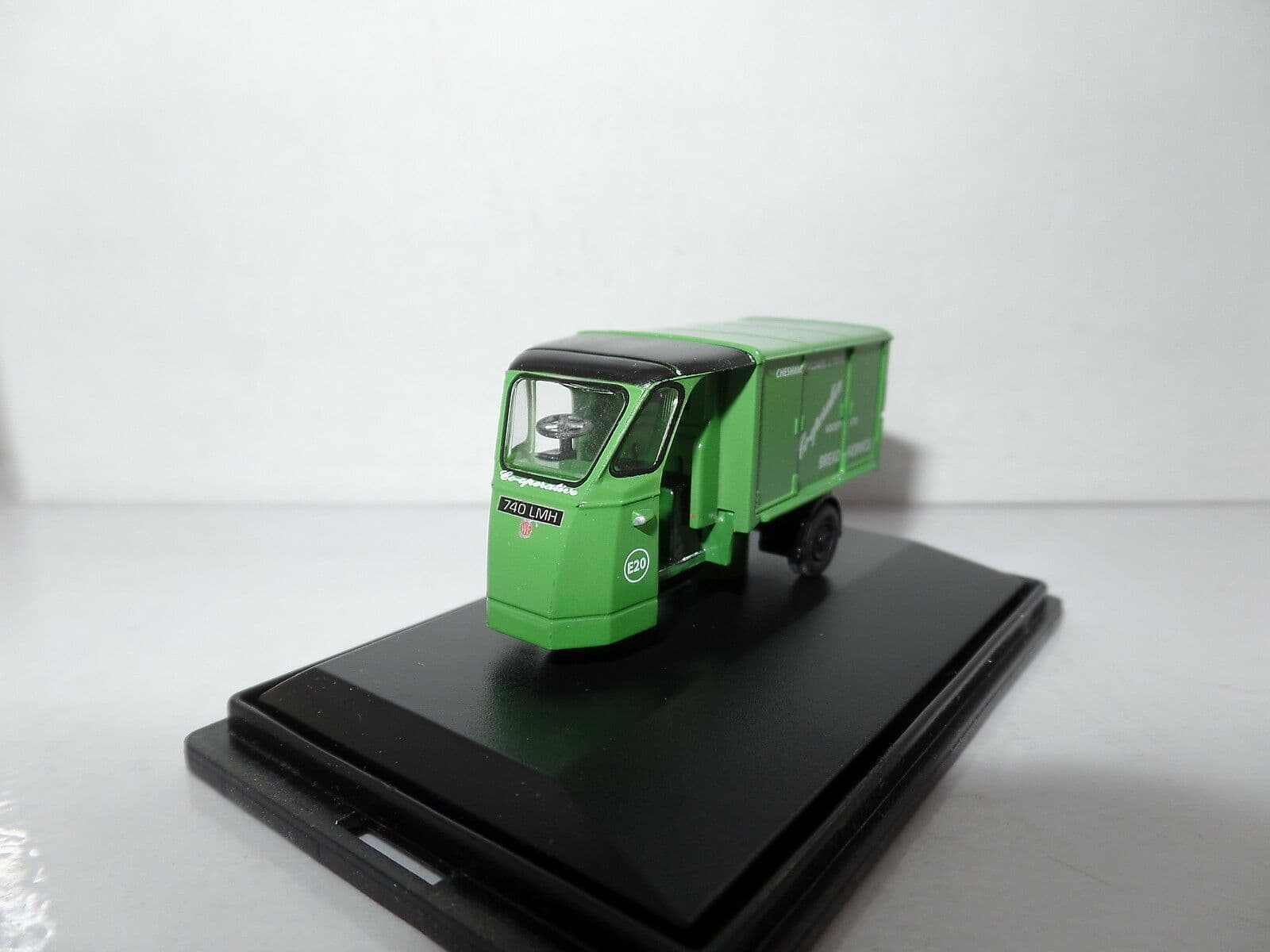 Oxford 76WE004 WE004 1/76 OO Milk Float Cooperative COOP Bread Green ...