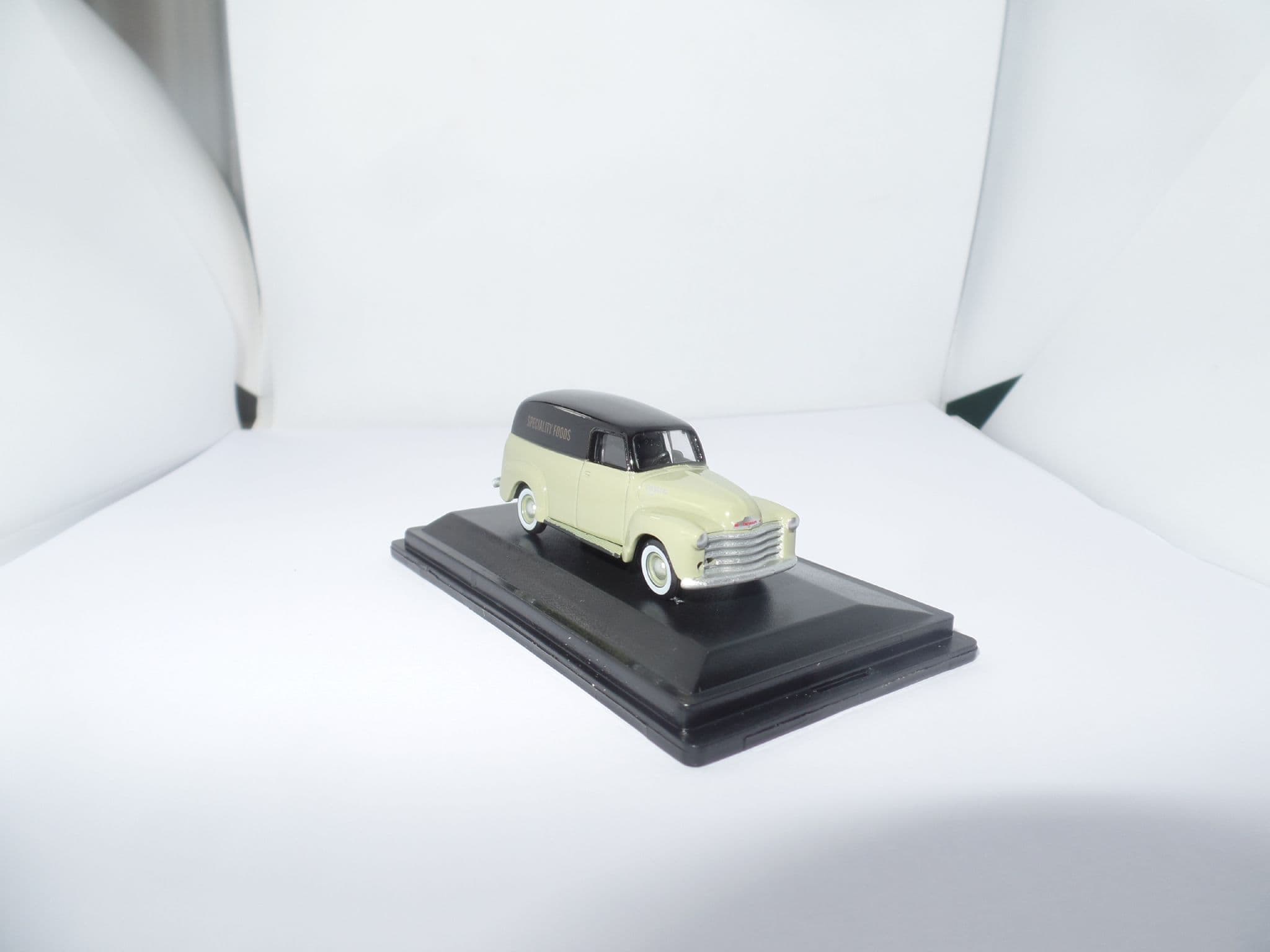 OXFORD 87CV50004 CV50004 1/87 HO Scale CHEVROLET PANEL VAN 1950 ...