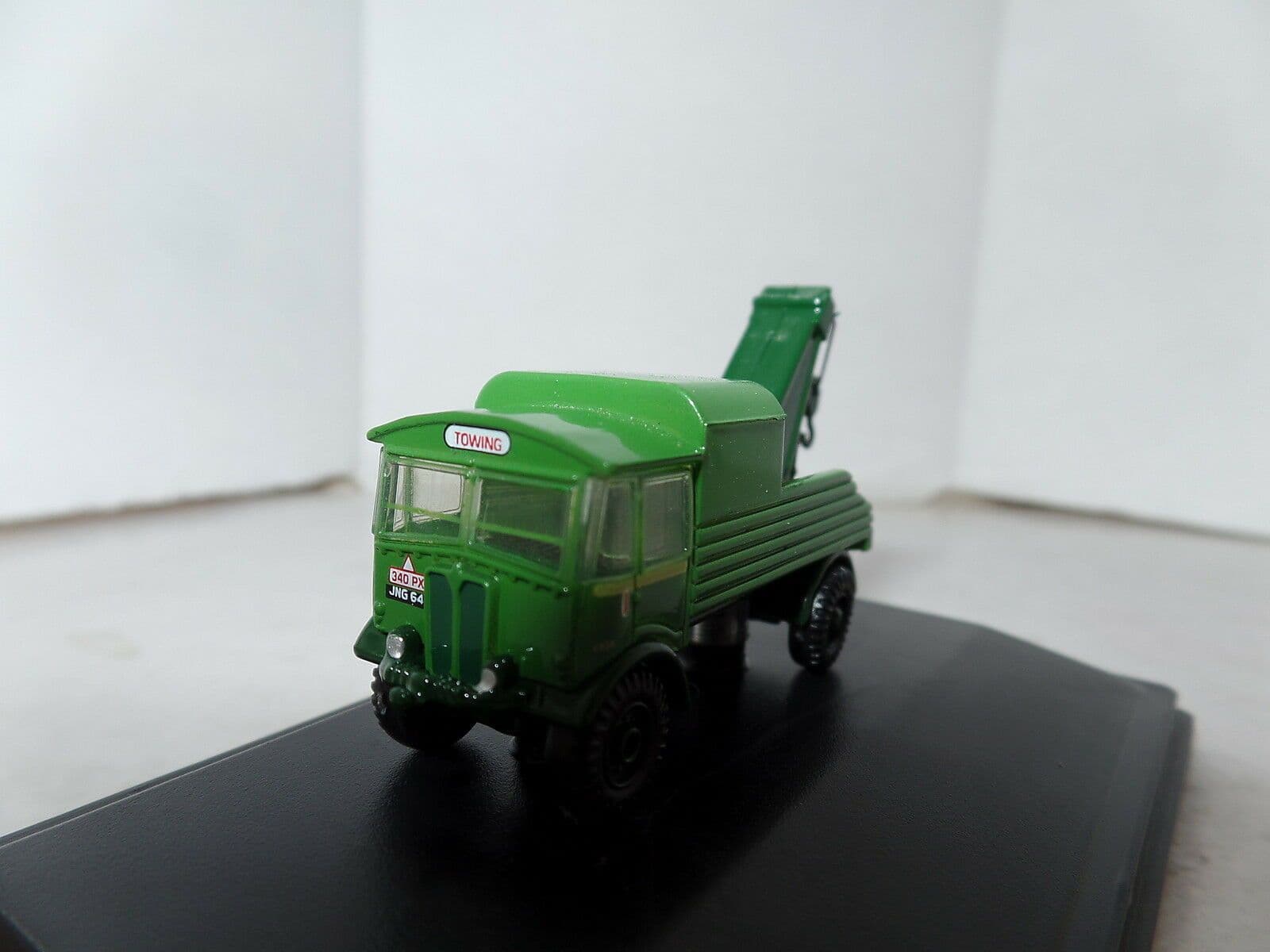 Oxford NAEC014 N Gauge 1/148 AEC Matador Wrecker Tow Truck Southdown ...