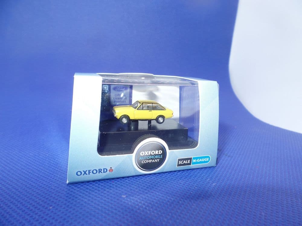 Oxford NESC002 N Gauge 1/148 Scale Ford Escort Mk2 Two Signal Yellow
