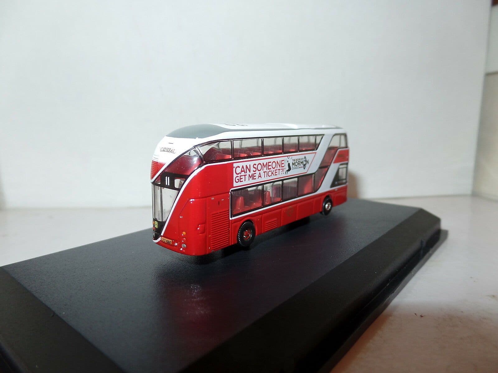 Oxford NNR001 N Gauge 1/148 Scale New Routemaster Boris Bus London General