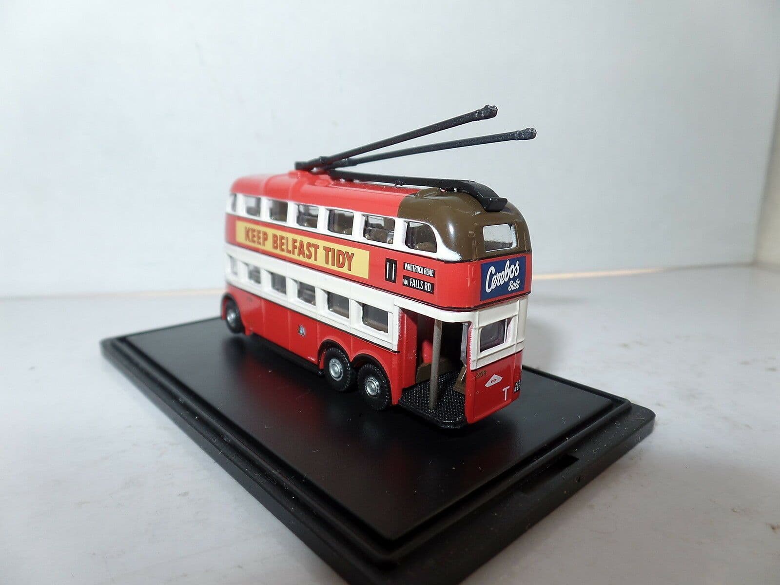 Oxford NQ1002 N Gauge 1/148 Scale BUT Q1 Trolleybus Belfast Corporation