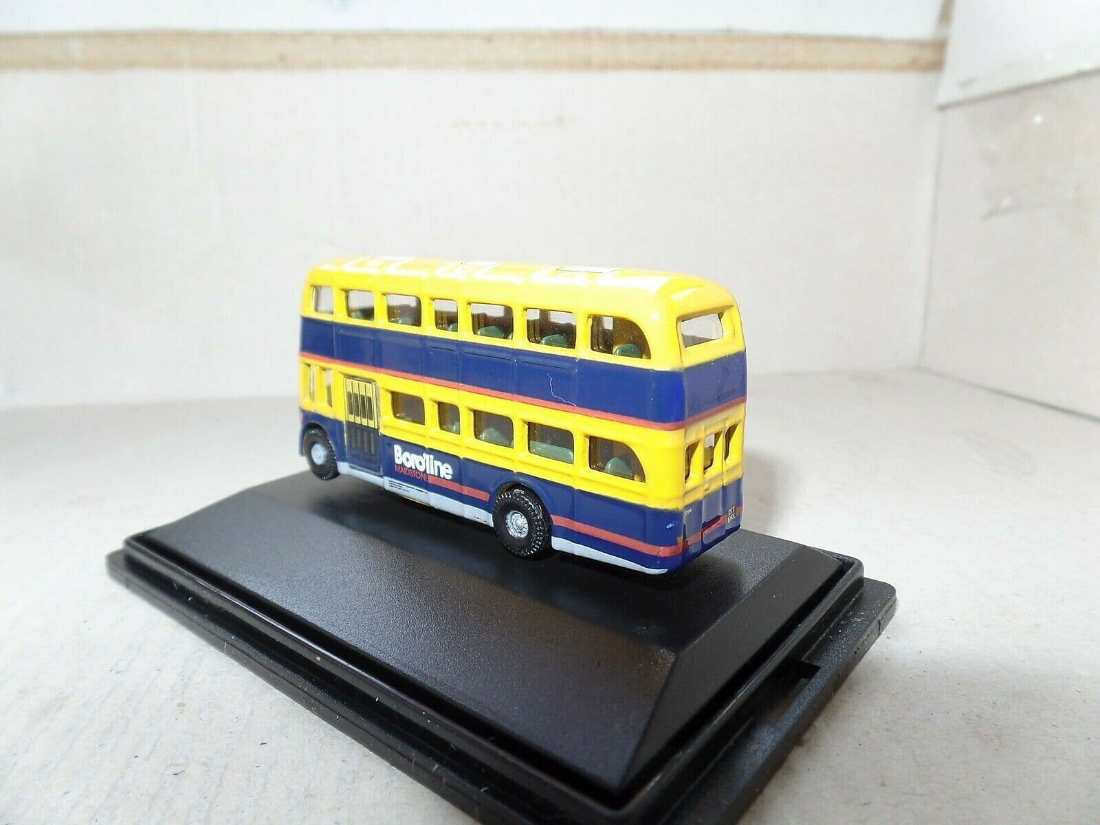 Oxford NQM005 N Gauge 1/148 Scale Queen Mary PD3 Bus Maidstone Boro line