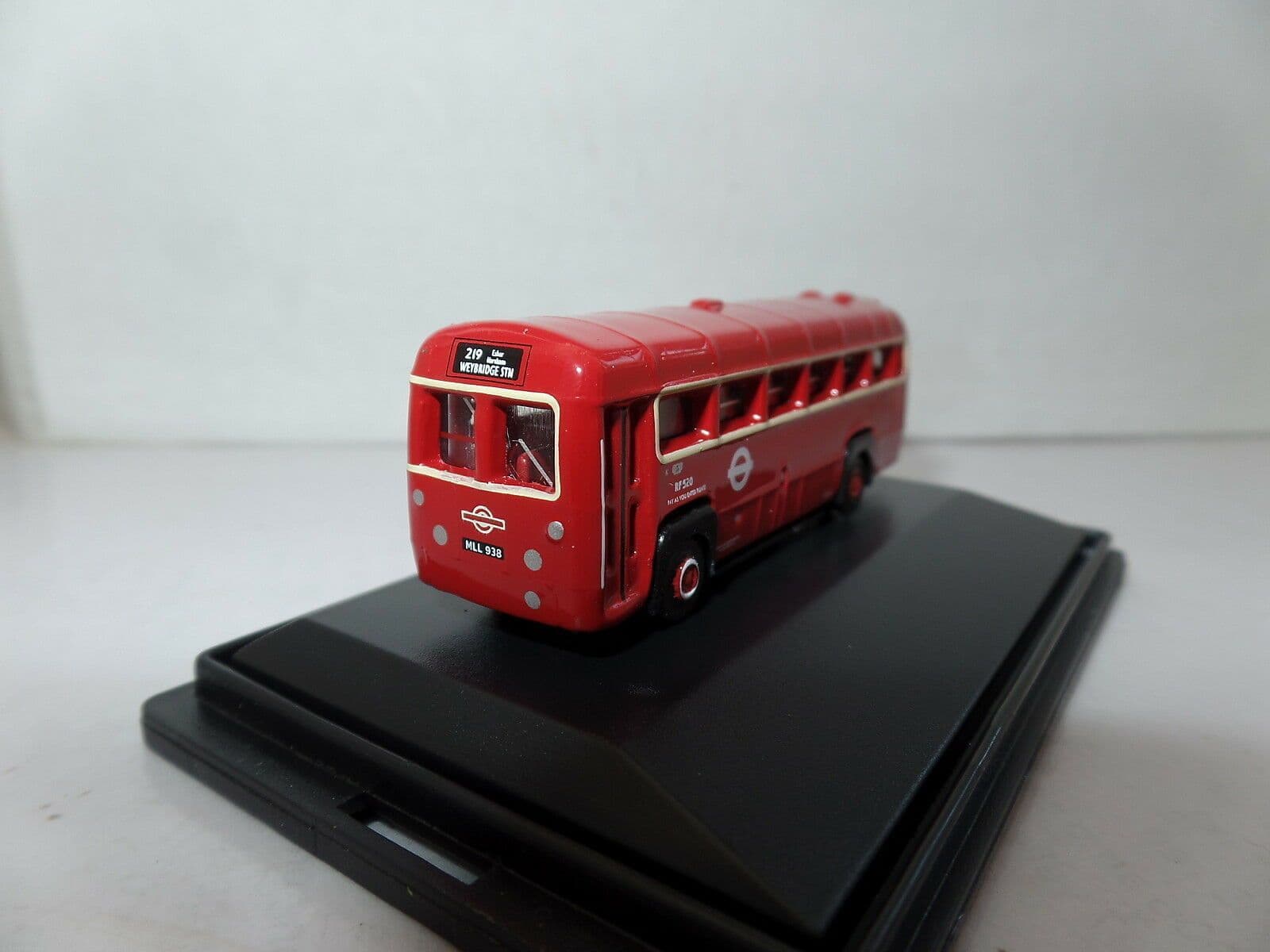 Oxford NRF006 N Gauge 1/148 Scale AEC RF Bus London Transport Roundel ...