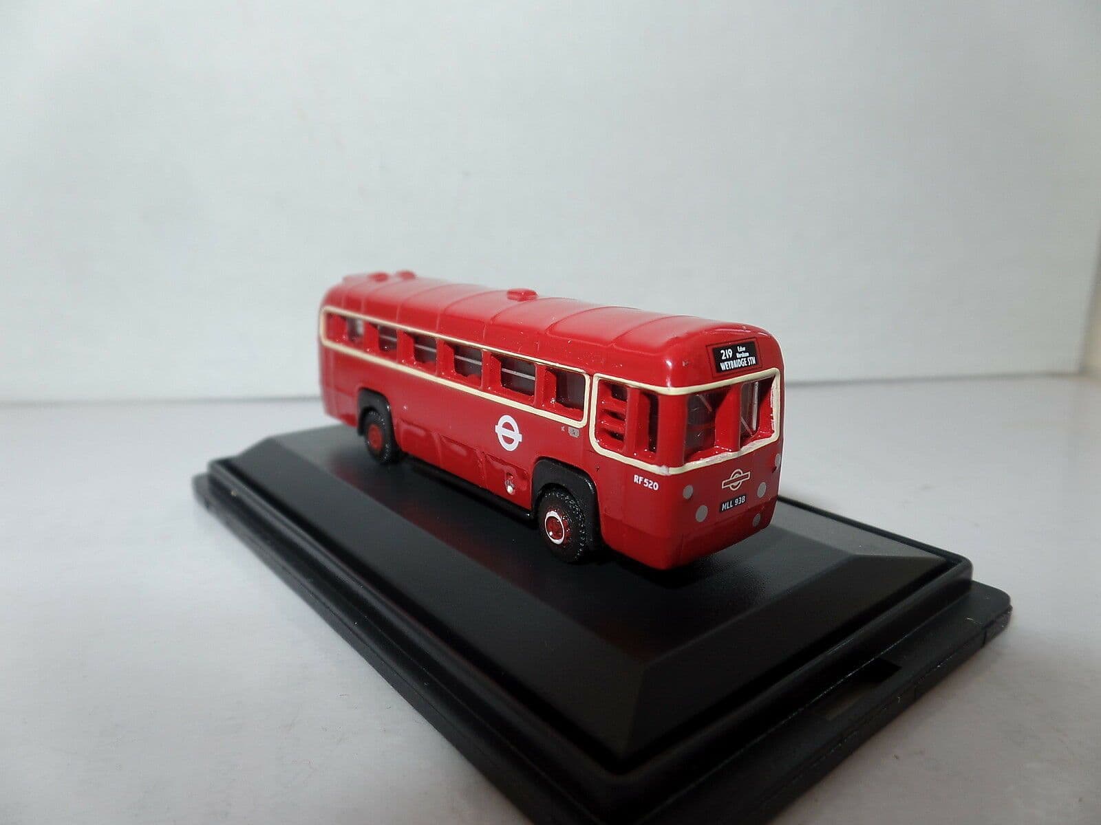 Oxford NRF006 N Gauge 1/148 Scale AEC RF Bus London Transport Roundel ...