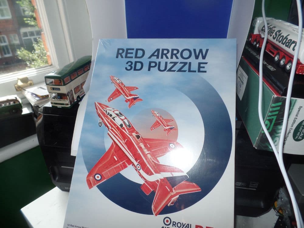 RAF 40588 Royal Air Force Red Arrows Hawk 3D Foam Puzzle