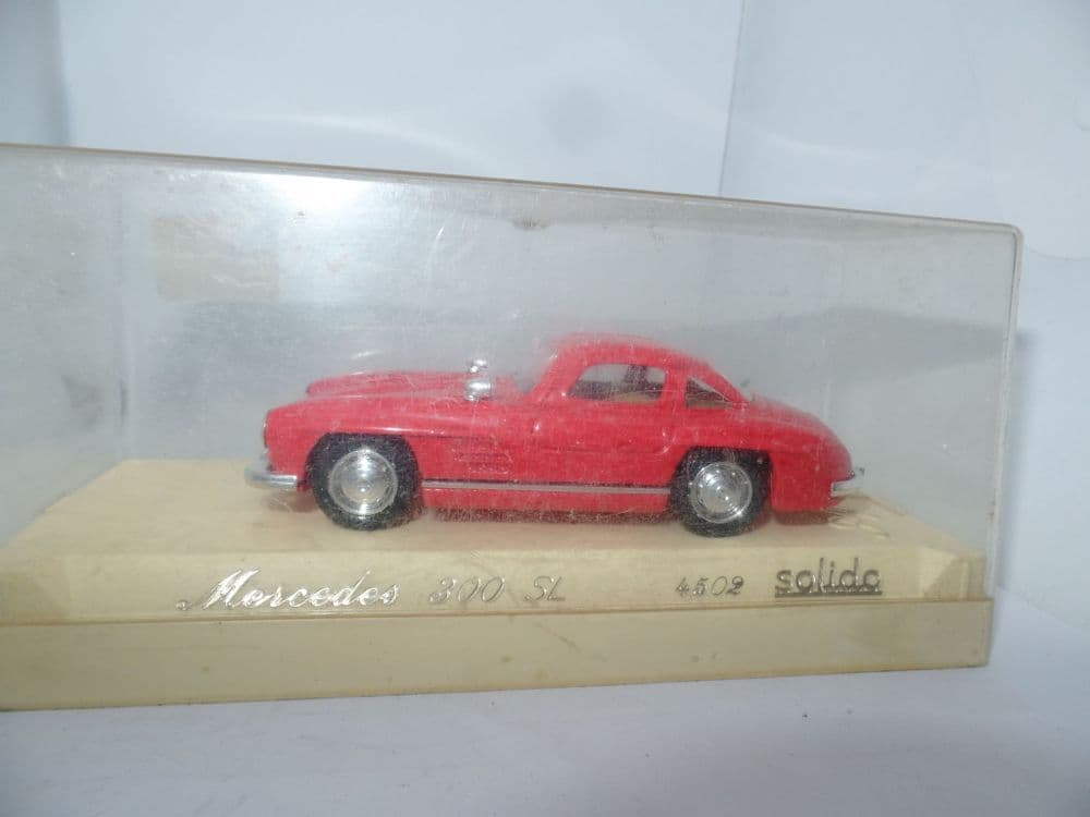 Solido 4502 1/43 Scale Mercedes 300 SL Red
