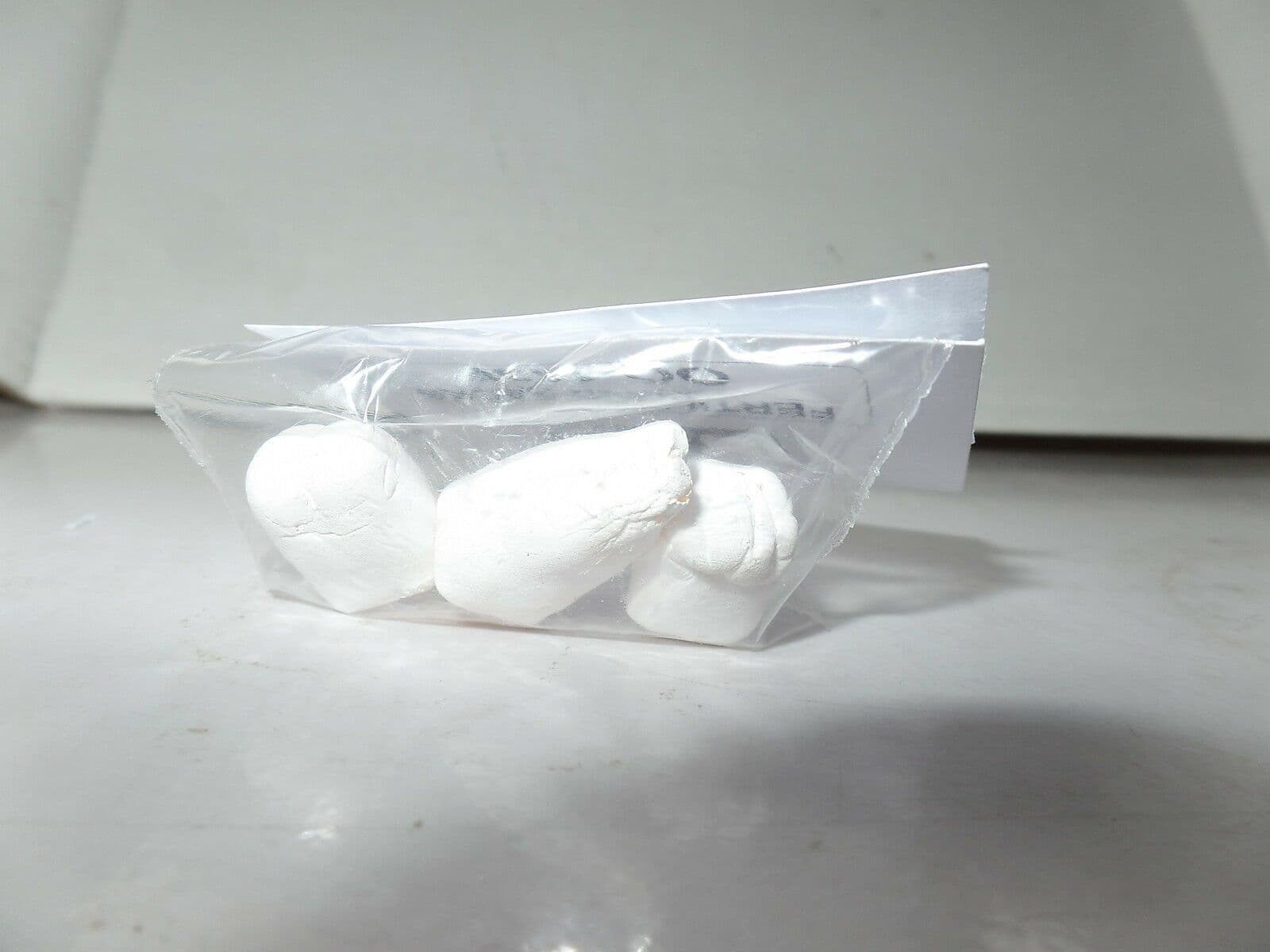 Unit Models OO-113P 1/76 OO Scale Fertilizer Sacks Pack of 3 Painted