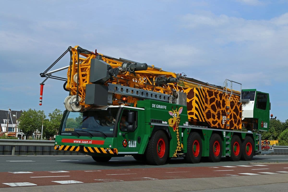 WSI Koninklijke Saan Giraffe Liebherr MK140 Self Erecting Mobile Tower ...