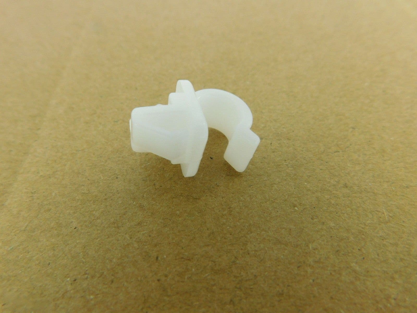 MAZDA BONGO ALL MODELS GENUINE SMALL BONNET STAY CLIP