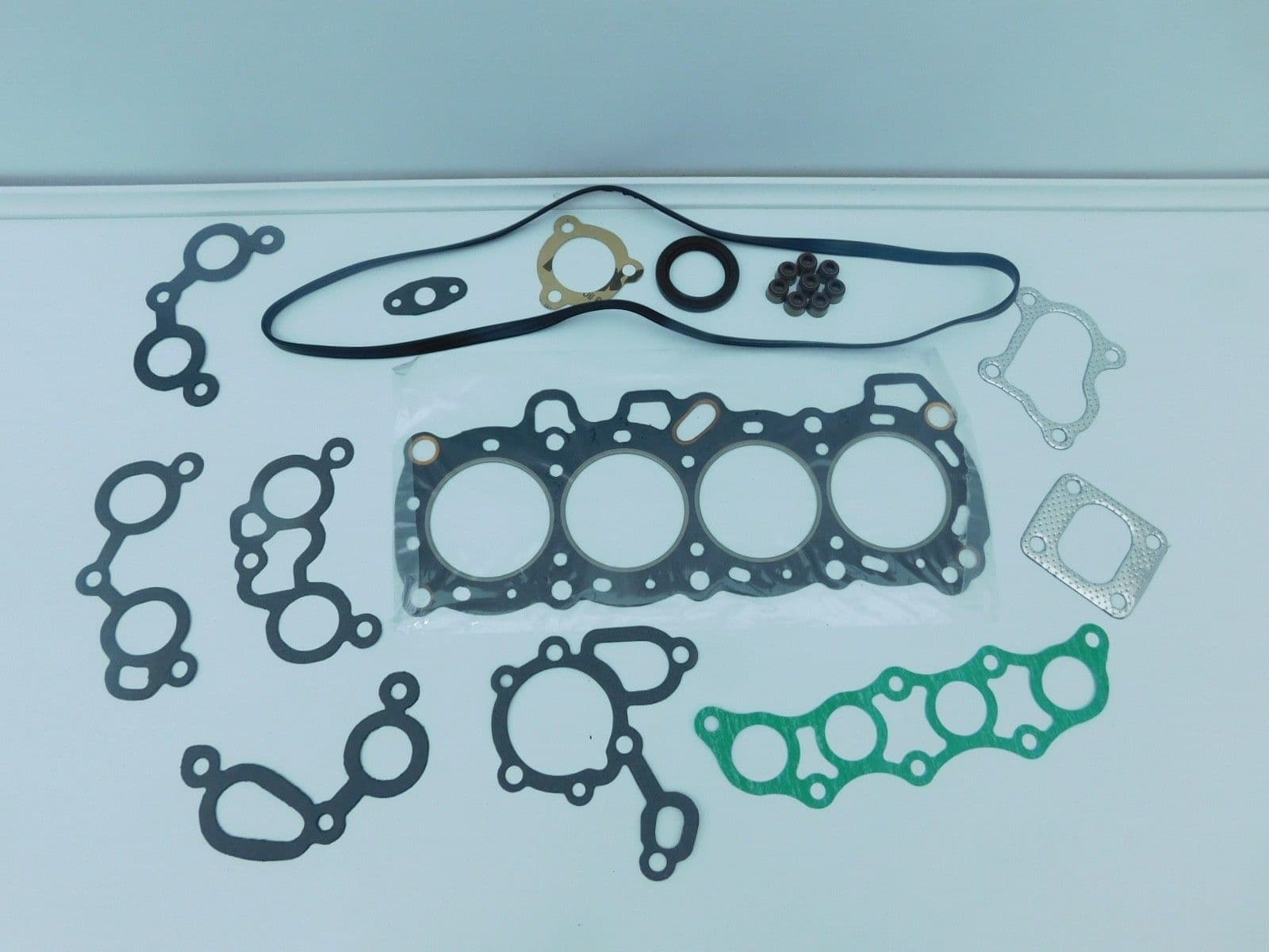 NISSAN FIGARO HEAD GASKET SET WITH PLENUM GASKET