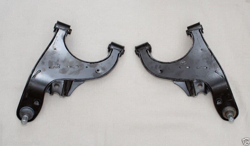 NISSAN PATHFINDER GENUINE PAIR OF REAR LOWER SUSPENSION ARMS