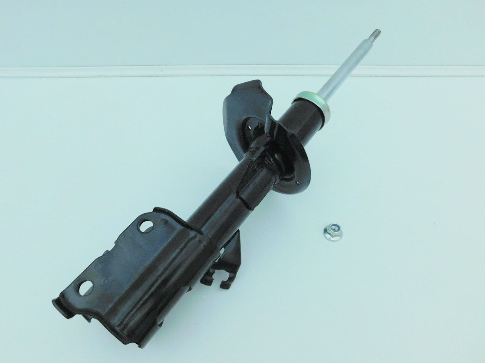 NISSAN SERENA C25 N/S LEFT HAND FRONT SHOCK ABSORBER NON ELECTRIC