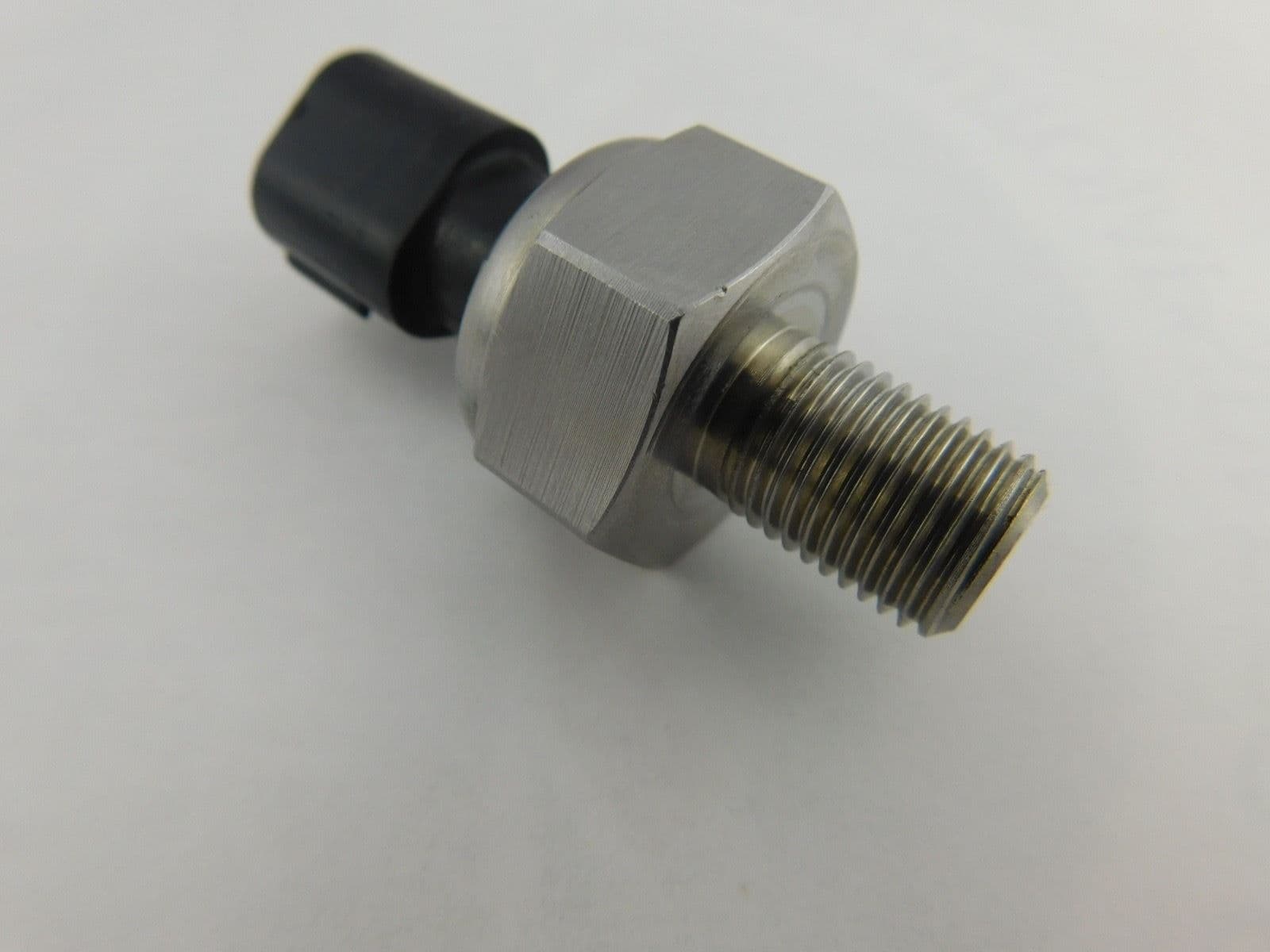 TOYOTA NOAH / VOXY 2001-2007 FUEL PRESSURE RAIL SENSOR