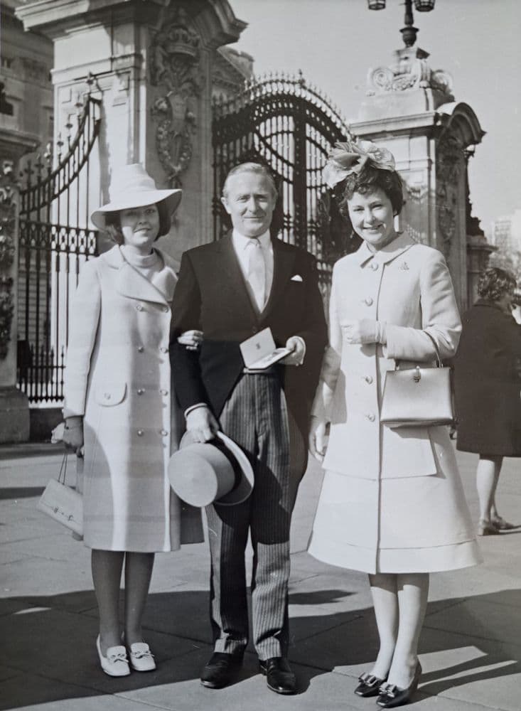 Buzzer Hadingham OBE Presentation Press Photo 2