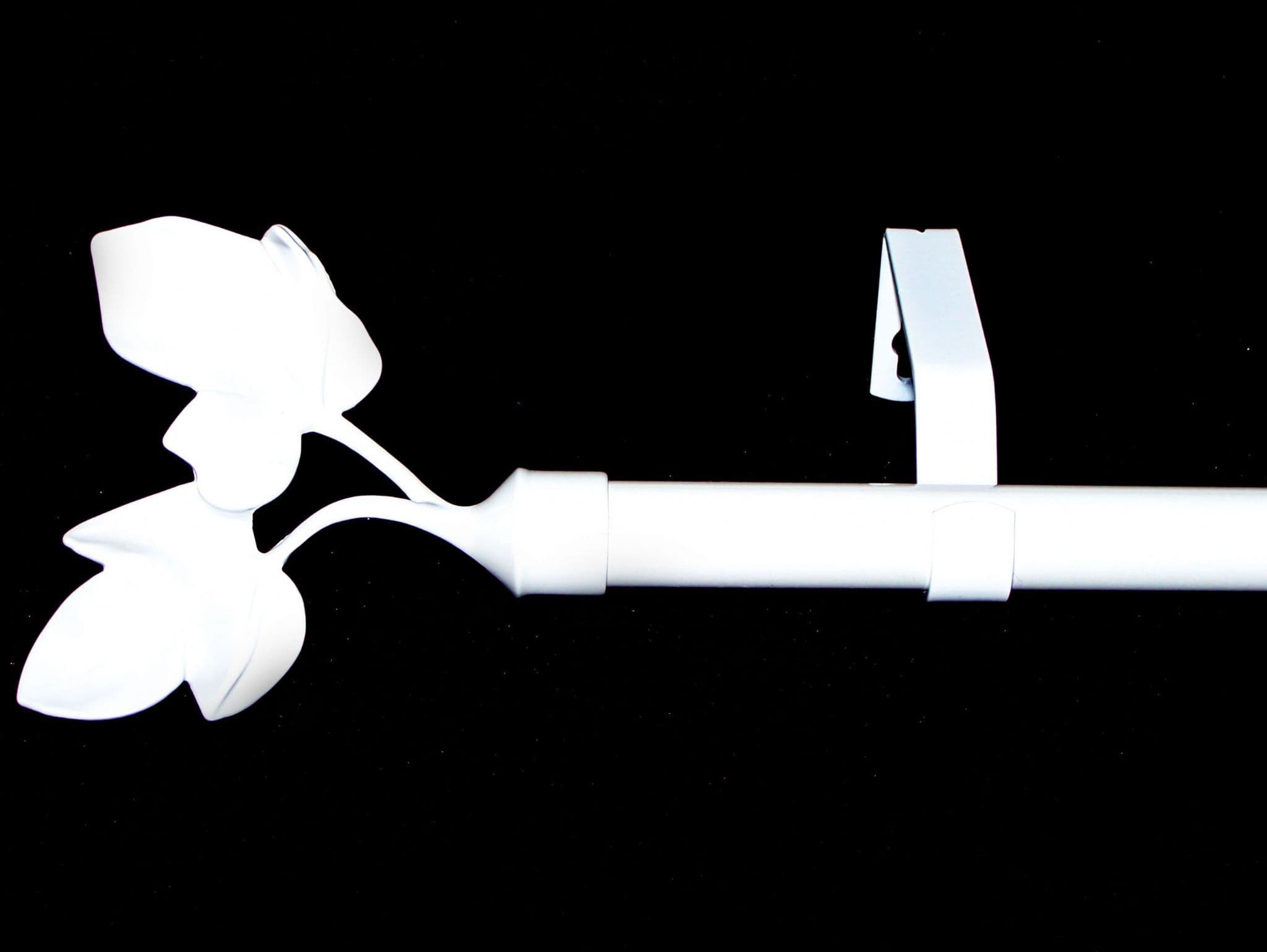 19mm Gloss White Eyelet Curtain Pole System Twin Leaf Finials