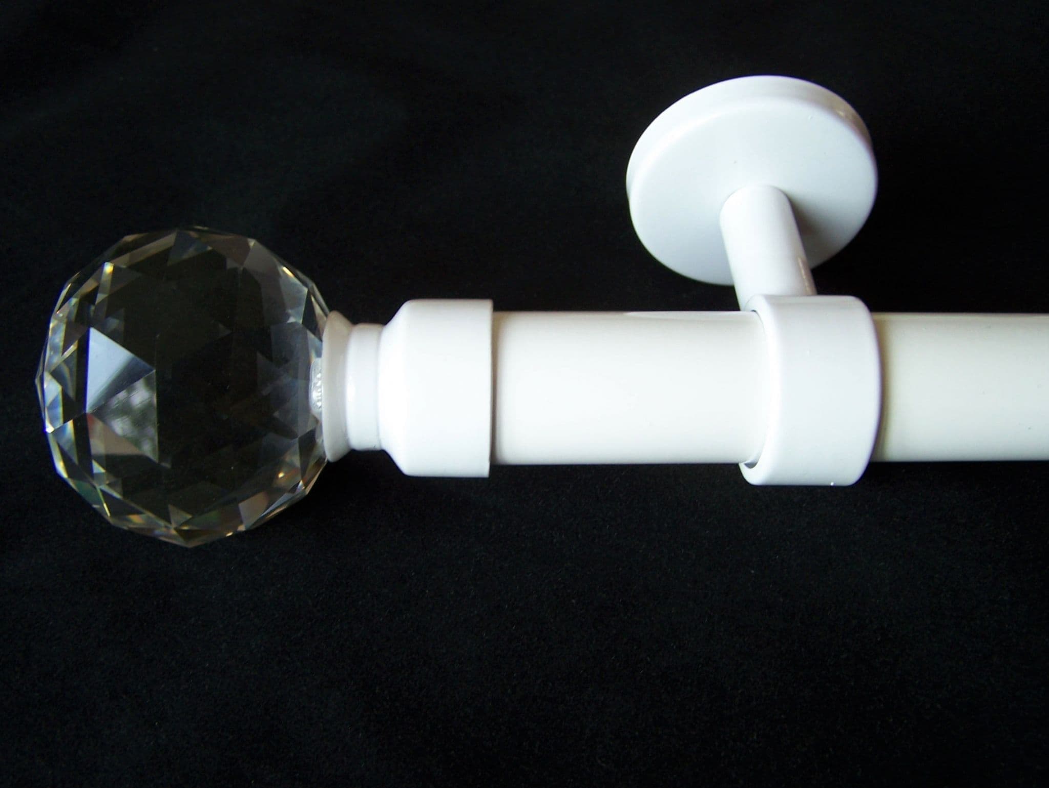 28mm Gloss White Ceiling Eyelet Curtain Pole Crystal Ball Finials