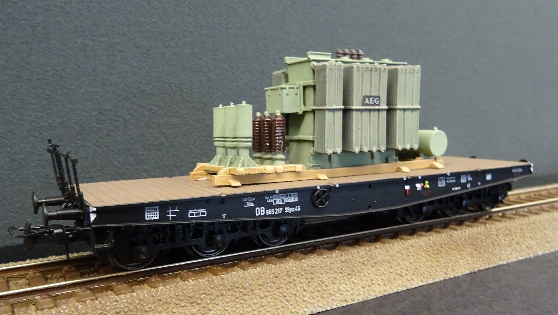 ArtiTec 2032104/48780147 DB flat wagon with generator load