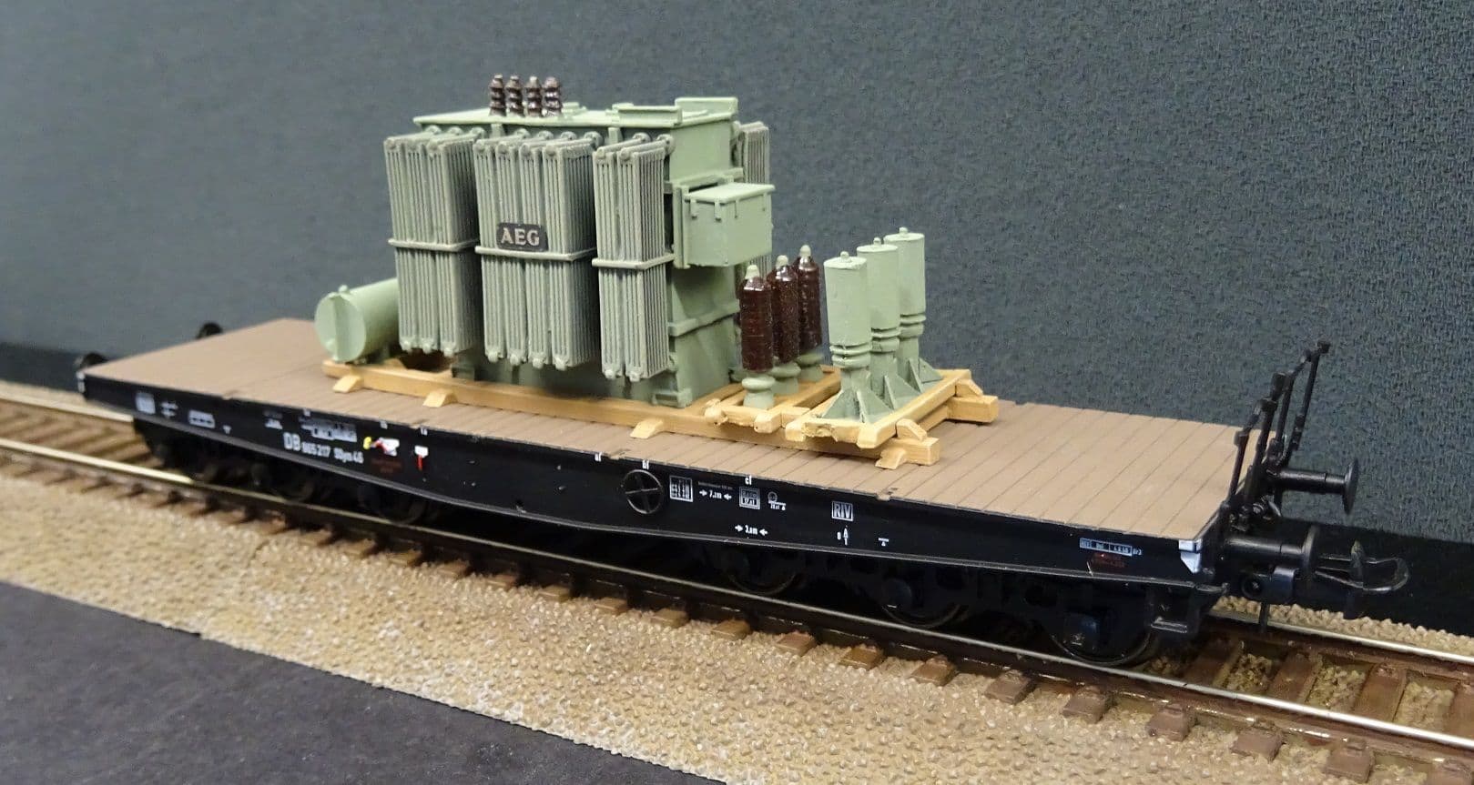 ArtiTec 2032104/48780147 DB flat wagon with generator load