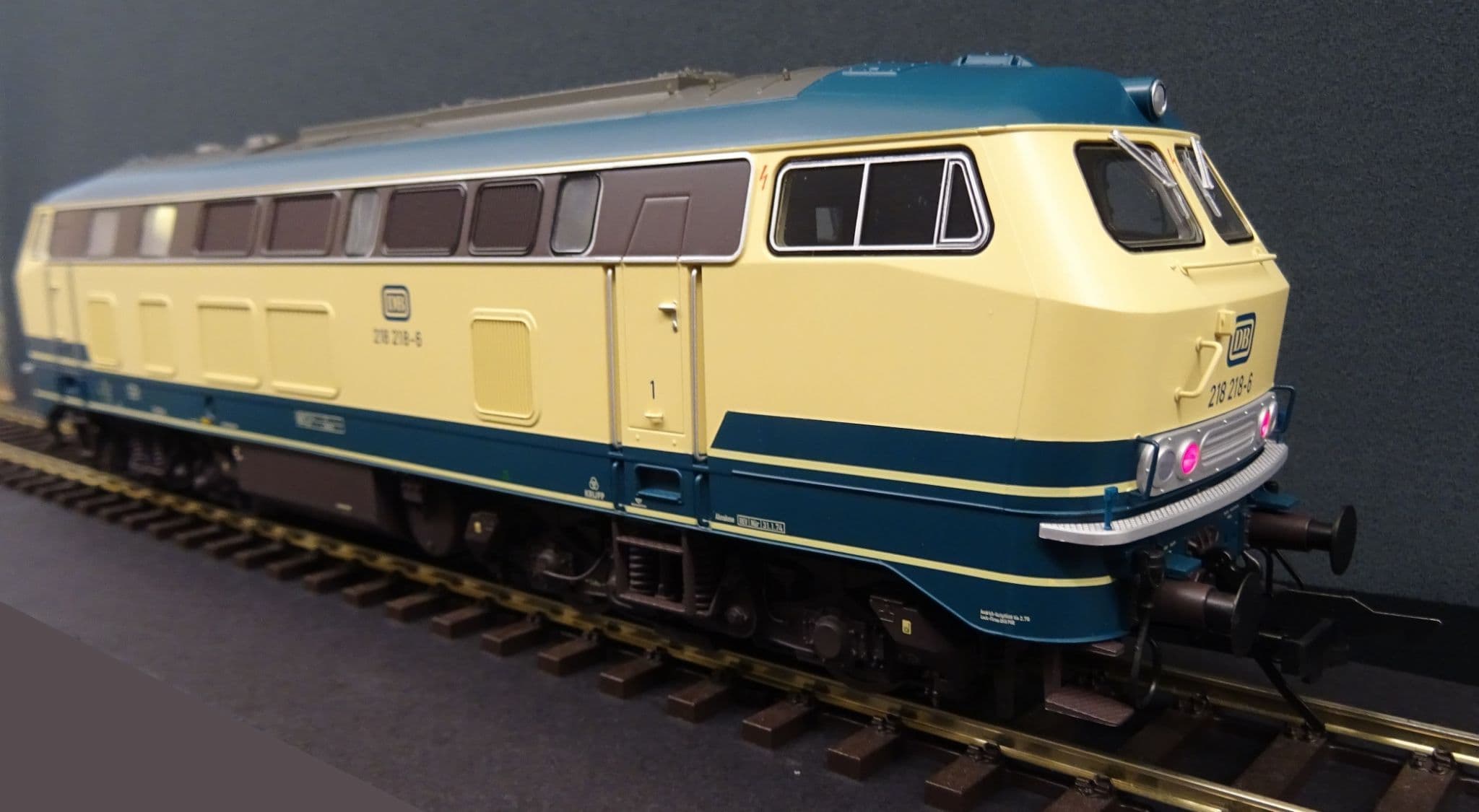 Lenz 40180-05 DB Br218 Era 4 Ocean Blue/Beige