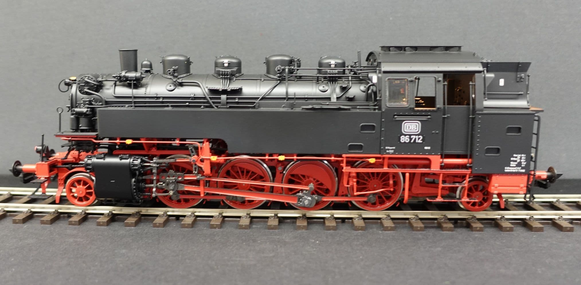 Lenz 40286-01 DB Br86 Steam Locomotive