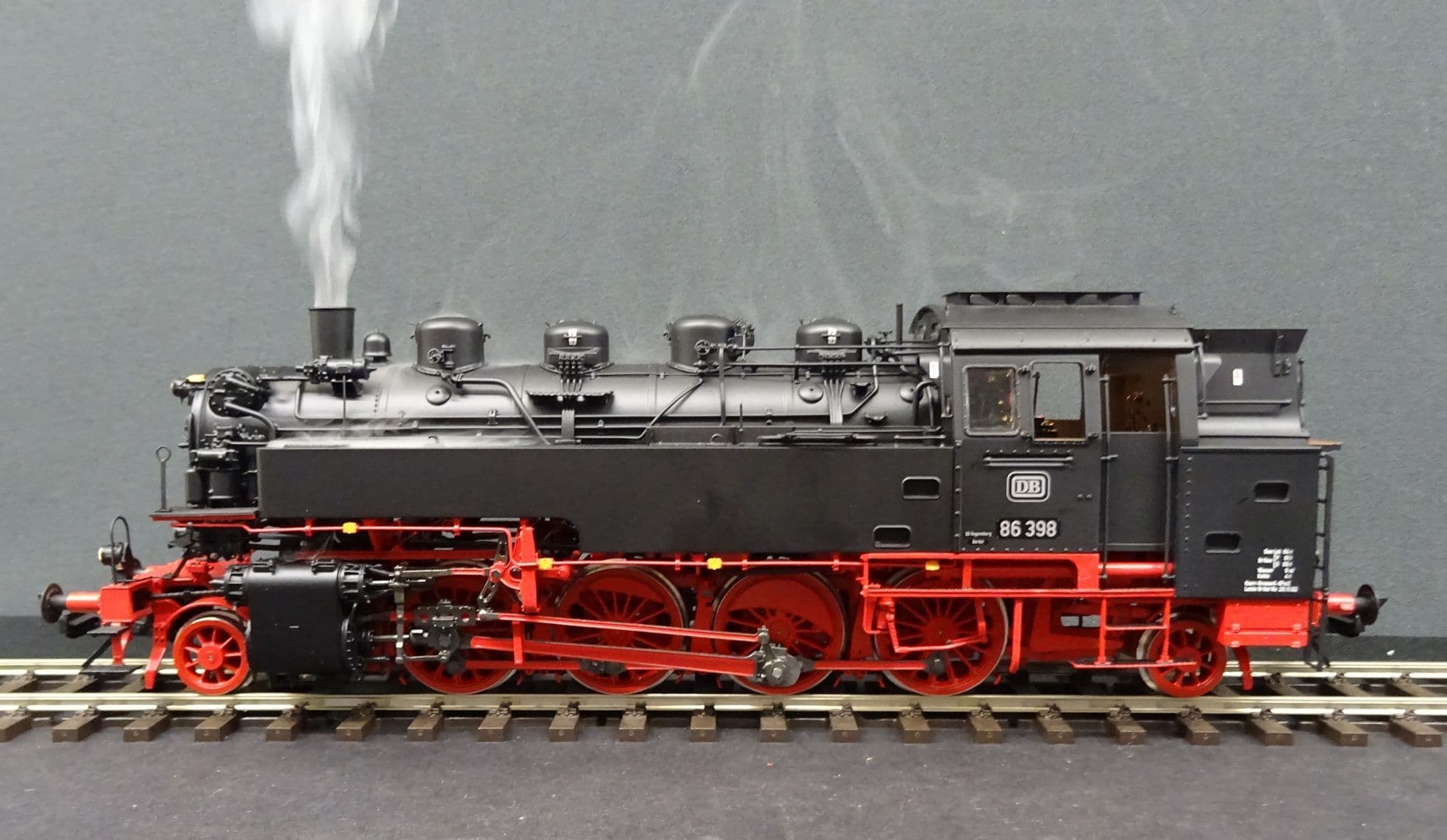 Lenz 40286-10 DB Br86 Steam Locomotive