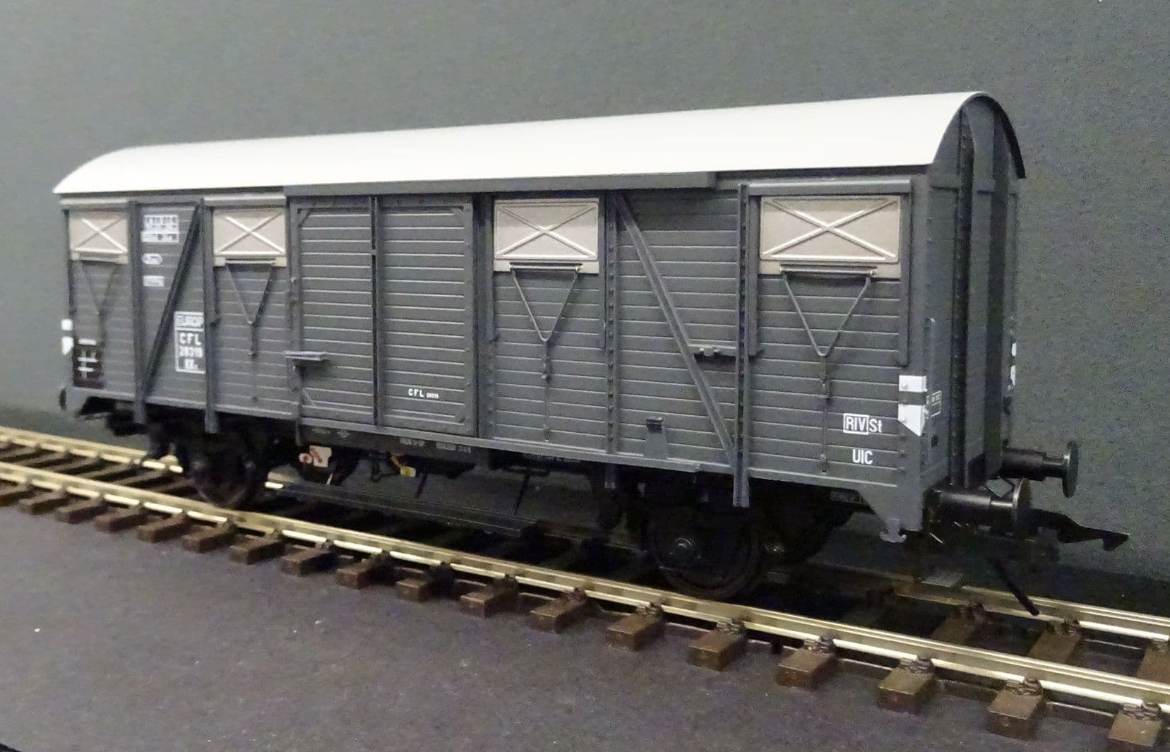 Lenz 42246-04 CFL K4 Box van