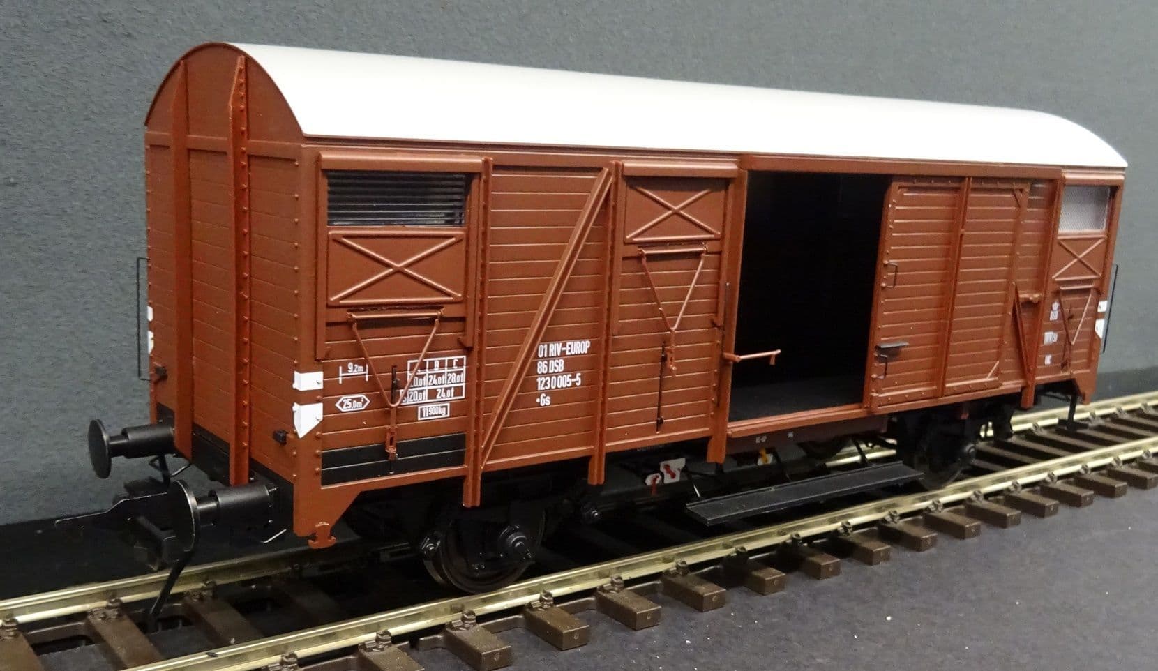 Lenz 42246-06 DSB K4 Box van