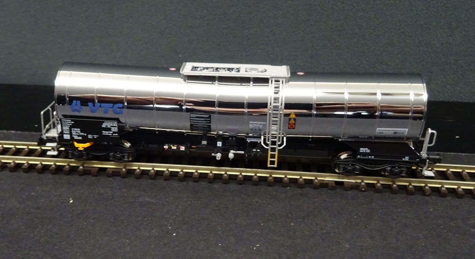 Piko TT 47782 VTG Bogie Chemical Tank Wagon