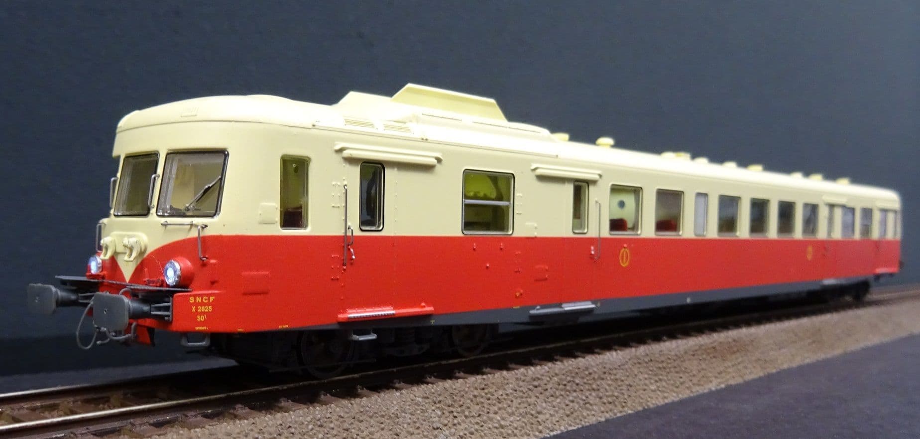 REE MB-162S SNCF Autorail X-2825 Era III DCC Sound