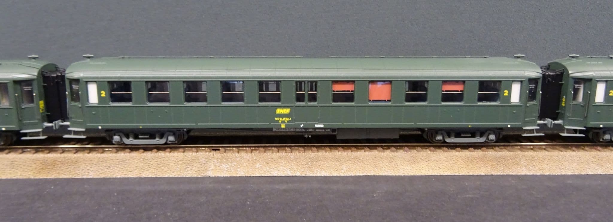 REE VB-374 SNCF 3 x Bacalan Coaches