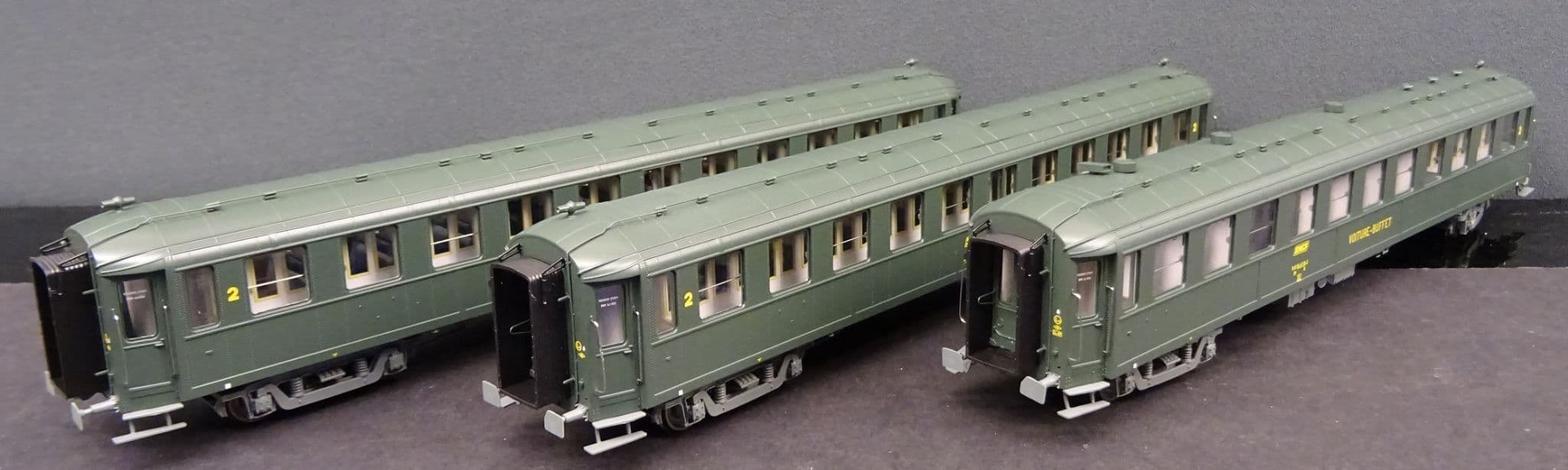 REE VB-374 SNCF 3 x Bacalan Coaches