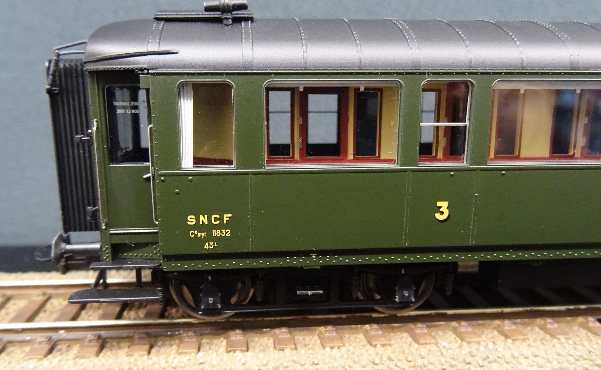 REE VB-427 SNCF voiture métallisée ex-PLM