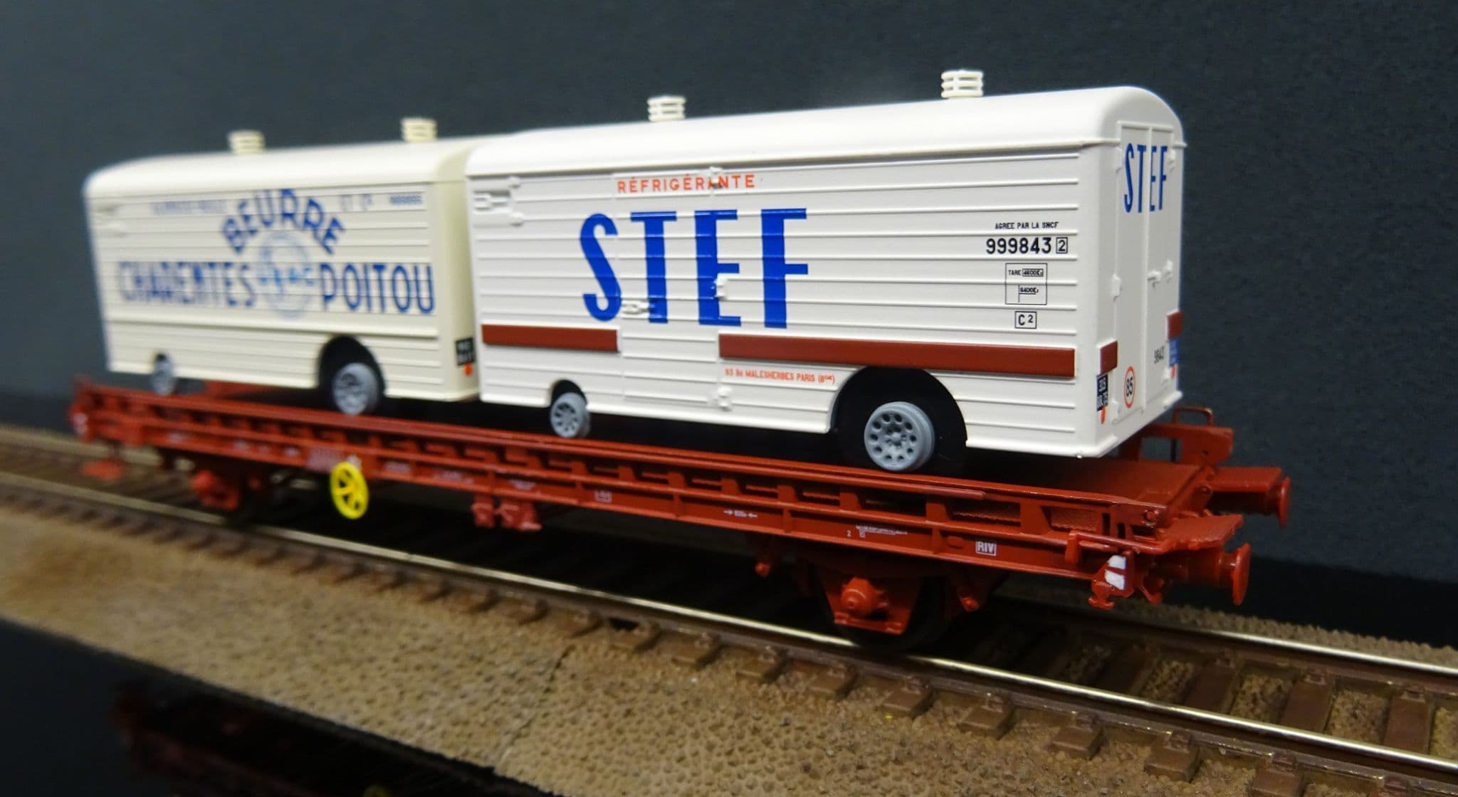 REE WB-641 UFR Double wagon