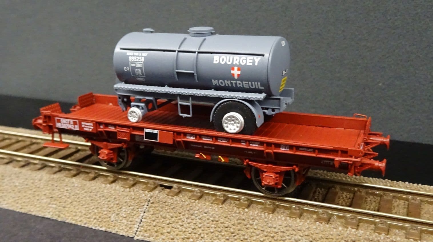 REE WB-645 UFR Single wagon