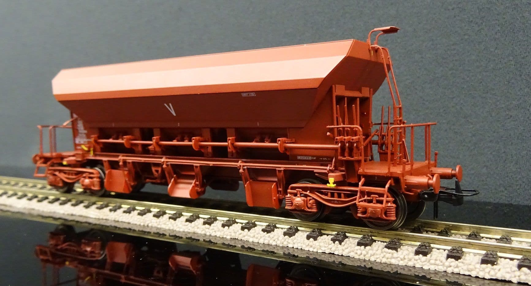 REE WB-677 SNCF F70 Uas SNCF Era IV/V N 80 87 978 0 531-0