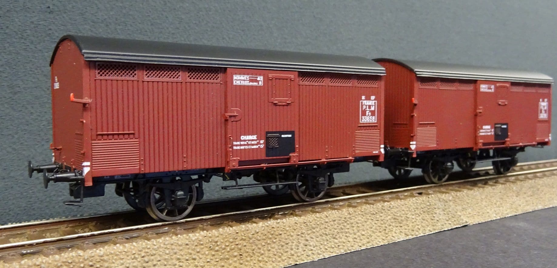 REE WB-759 PLM Set of 2 10T vans