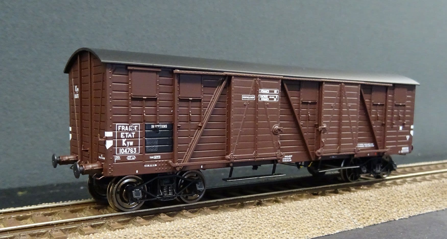 REE WB-775 Etat TP Couvert