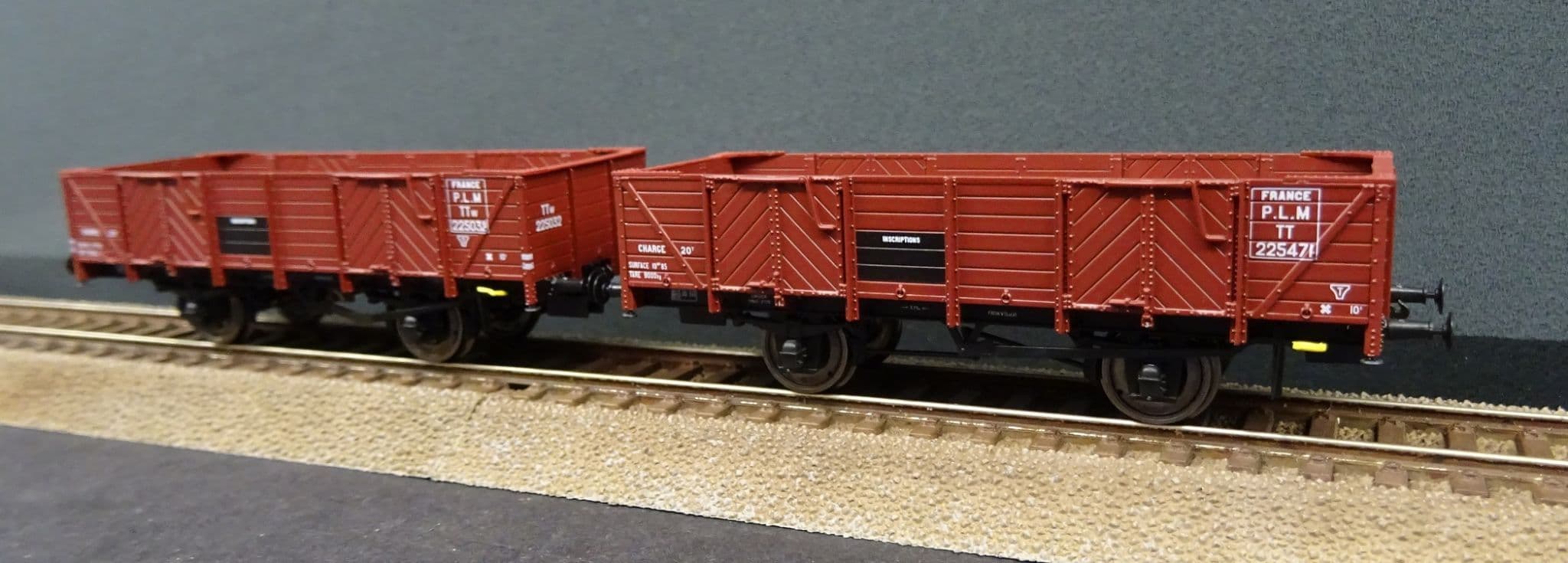 REE WB-814 PLM Set of 2 open wagons