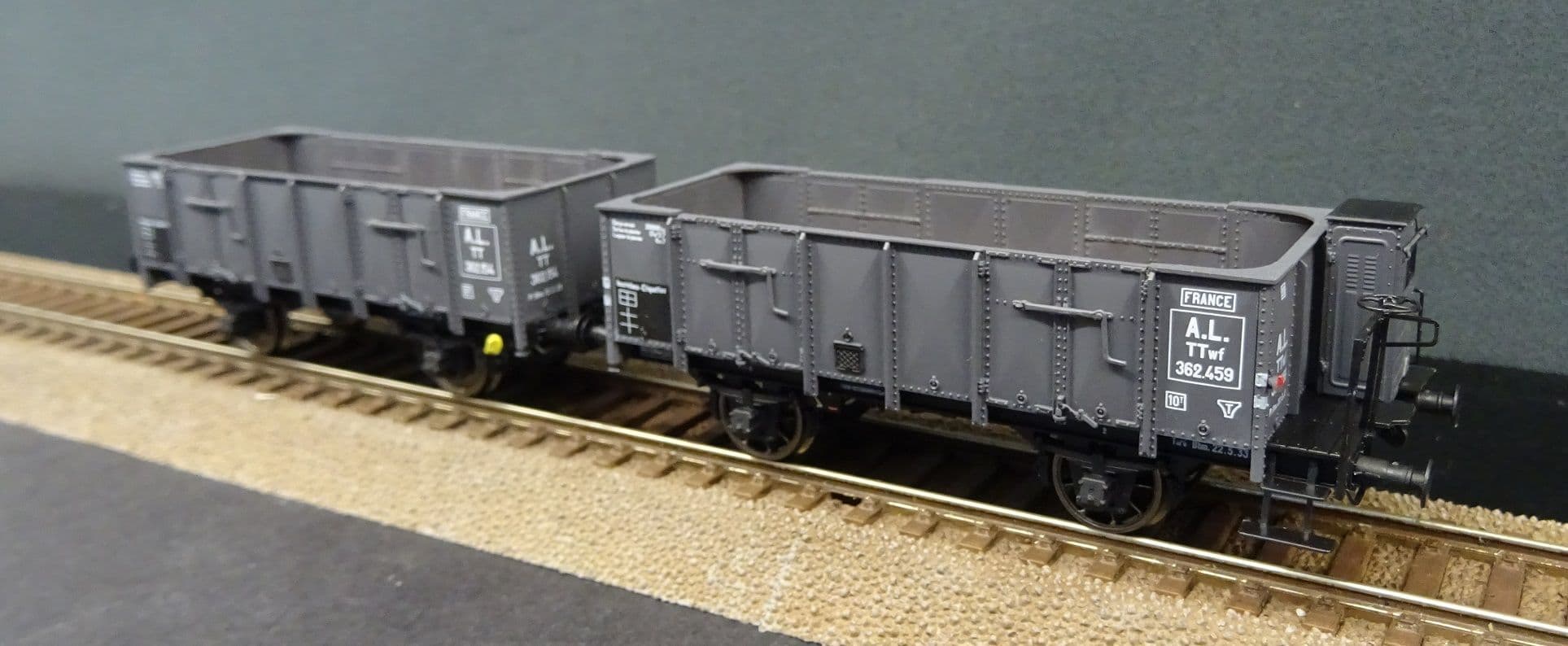 REE WB-828 PLM Set of 2 OCEM19 open wagons