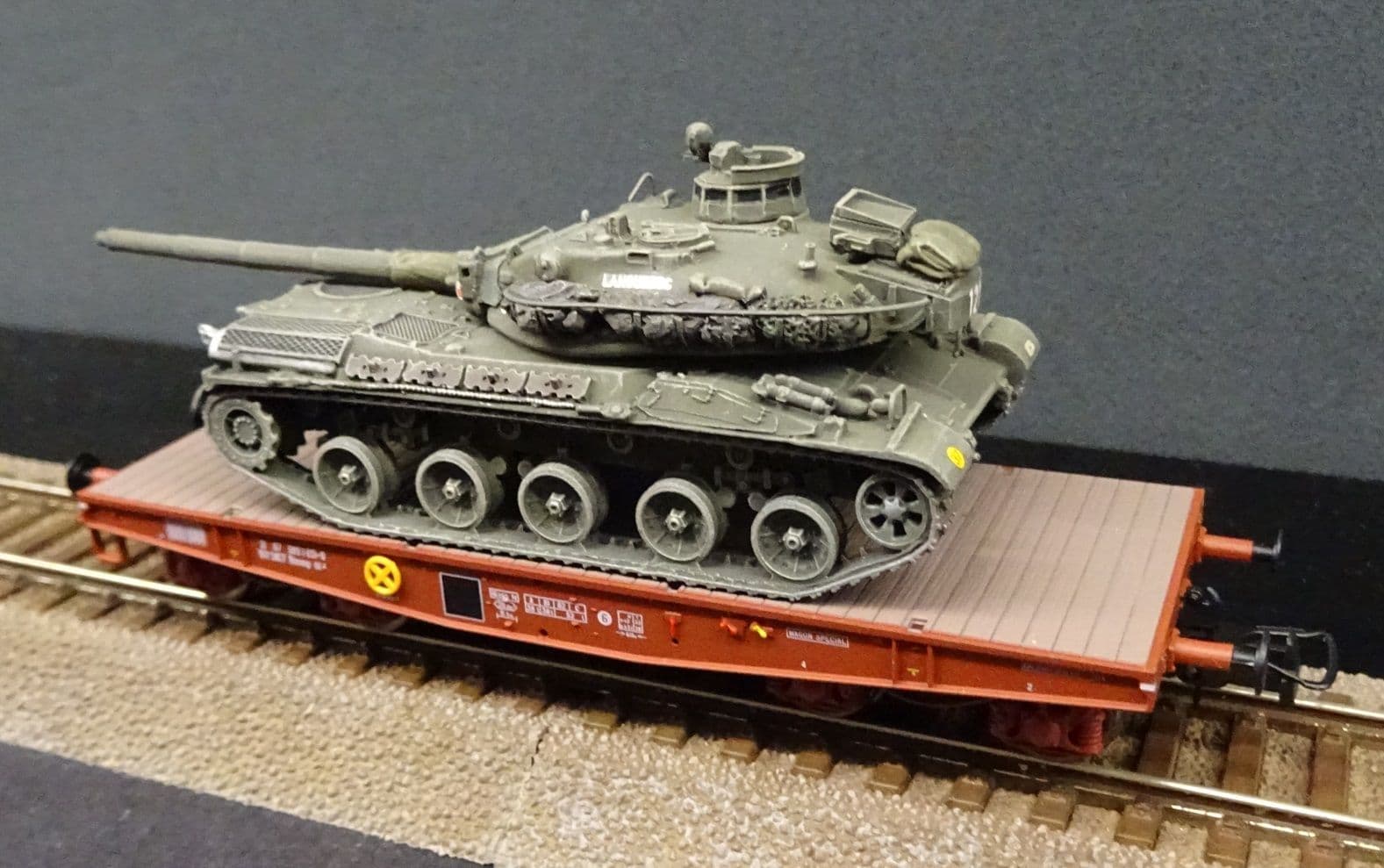 REE WBA-031 SNCF Tank transport wagon with load