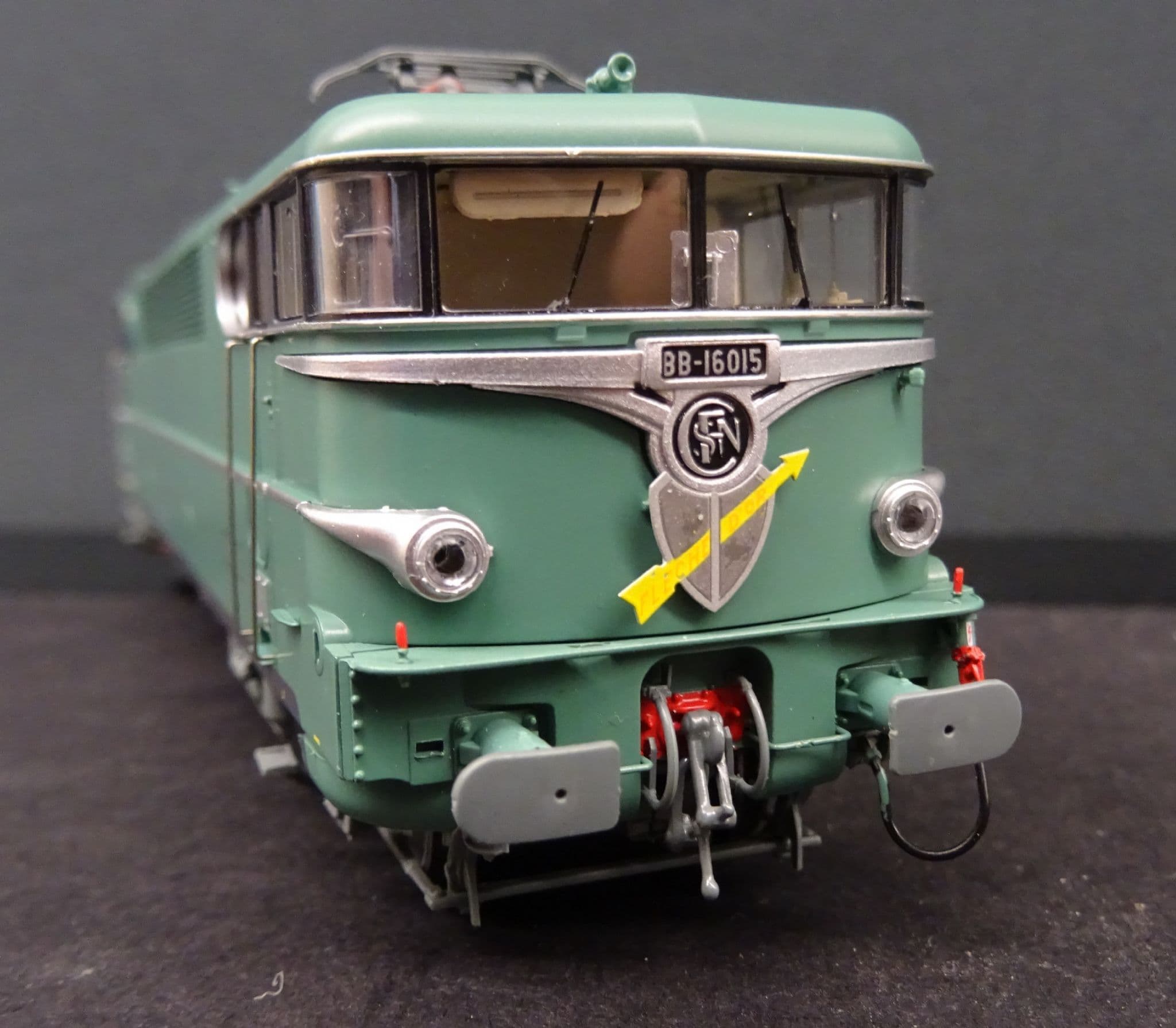 REE XB-550 Set of 2 Fleche D Or plaques