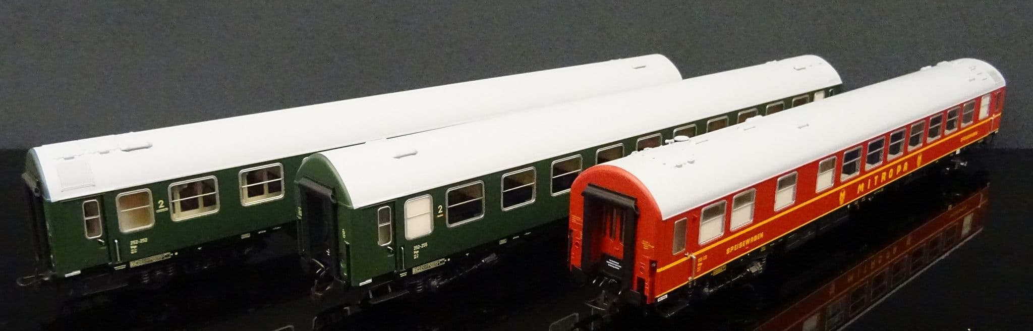 Rivarossi HR4328 DR Set of 3 Coaches