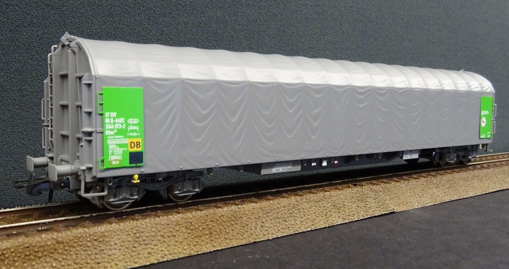 Roco 76469 AAE Tarpaulin Bogie Van