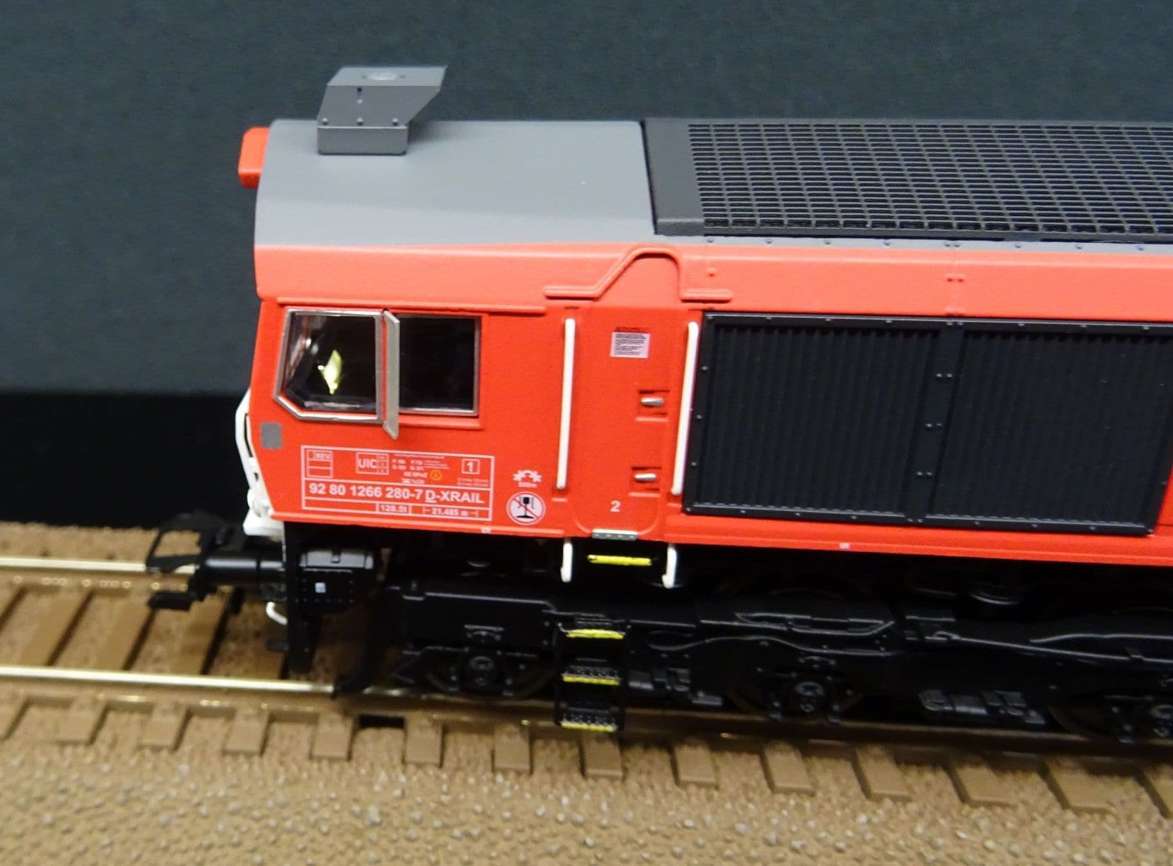 Trix 22697 Crossrail Class 77 DCC Sound and dynamic smoke
