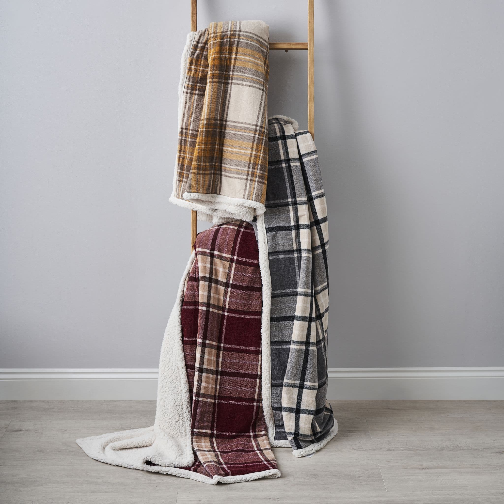 Warm Check Sherpa Throw Red