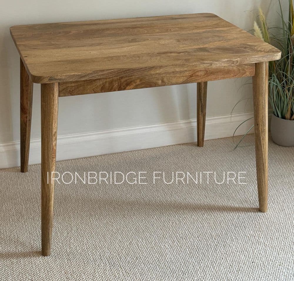 100 x 70cm DINING TABLE WITH ROUNDED CORNERS